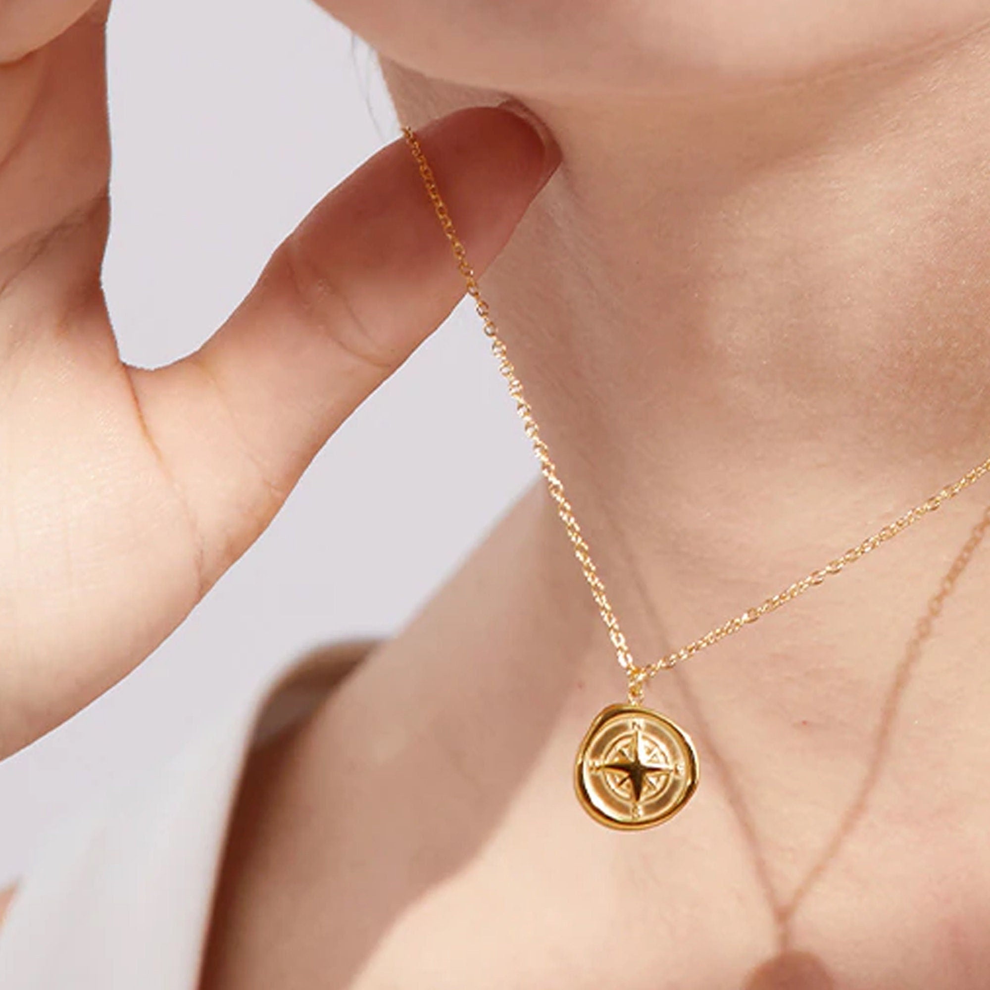 Carolina Compass Necklace – anniereh.com